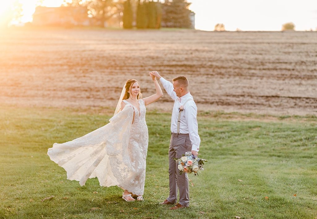Rustic, Elegant October Barnacopia Wedding in Polo IL - expeditionjoy.com